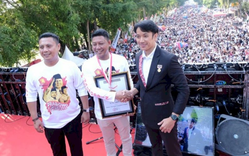 Jalan Santai, Najmuddin Dapat Rekor Dunia MURI - Pluz.id