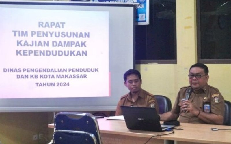 DPPKB Makassar Rapat Penyusunan Dampak Kependudukan - Pluz.id